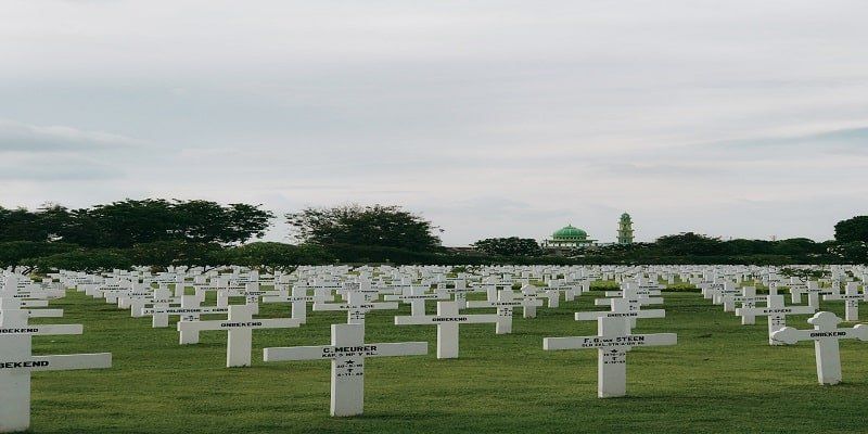 Why Have A Graveside Service?