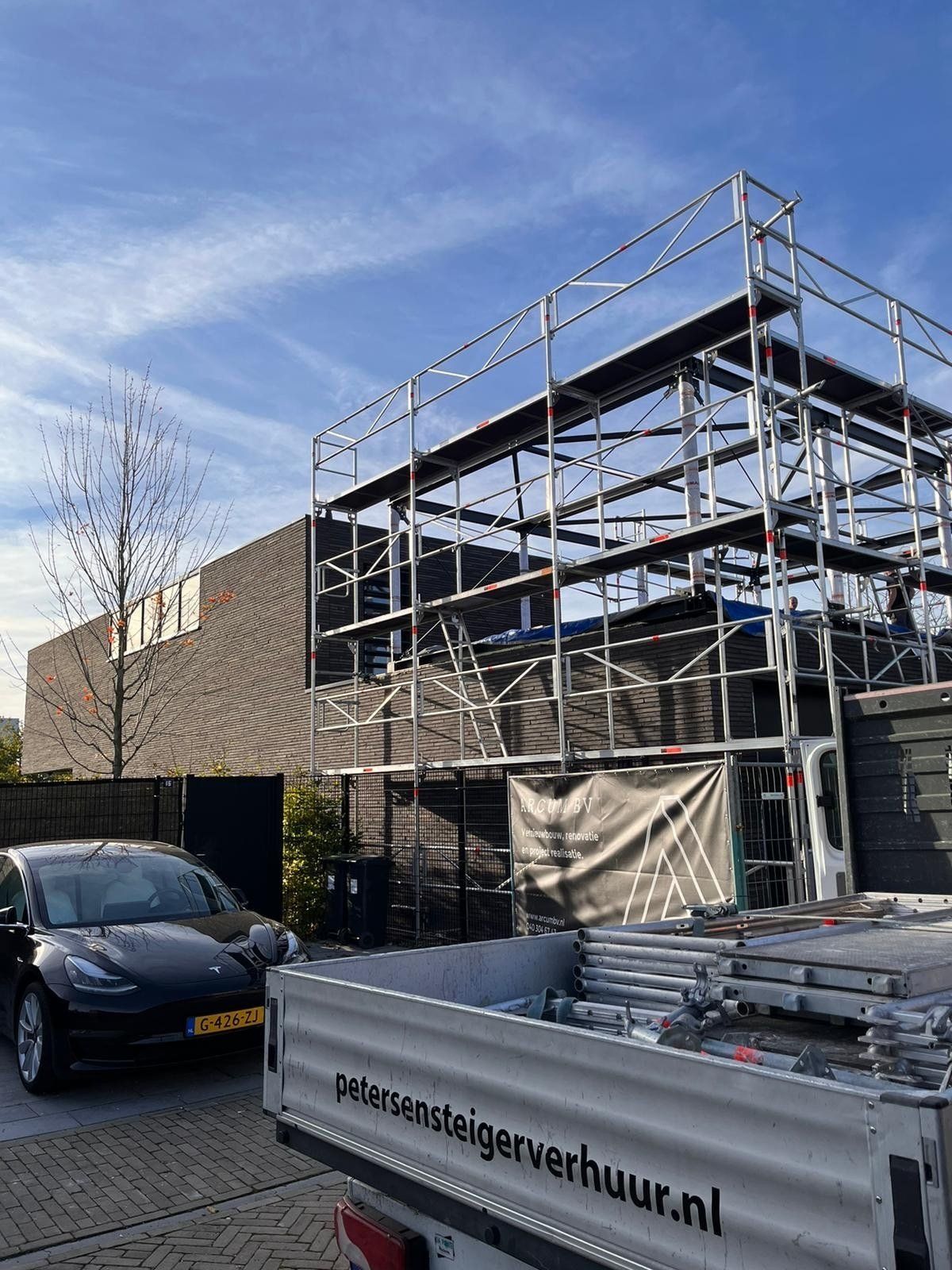 Verhuur steigermateriaal | Materiaal voor steigers huren bij PETERSEN