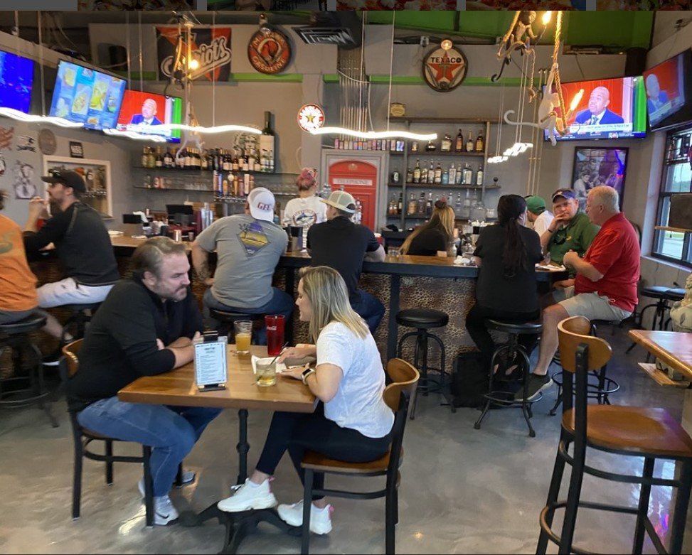 Pizza Parlor | Pooler, GA | Green Fire Pizza, Sports Bar & Grill