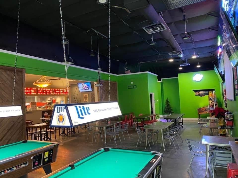 Pizza Parlor | Pooler, GA | Green Fire Pizza, Sports Bar & Grill