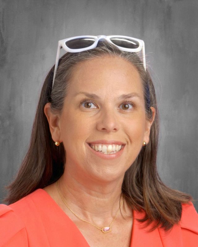Stephanie Monteleone's Instagram, Twitter & Facebook on IDCrawl