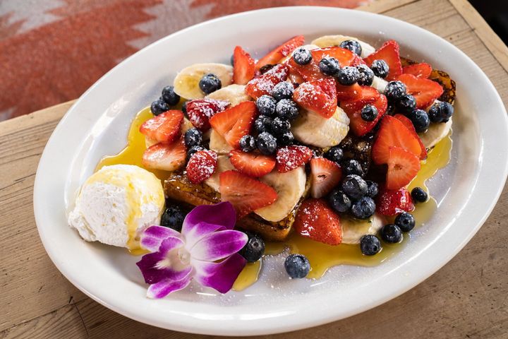 Hawaiian Breakfast & Lunch | Honolulu, HI | Goofy Café & Dine