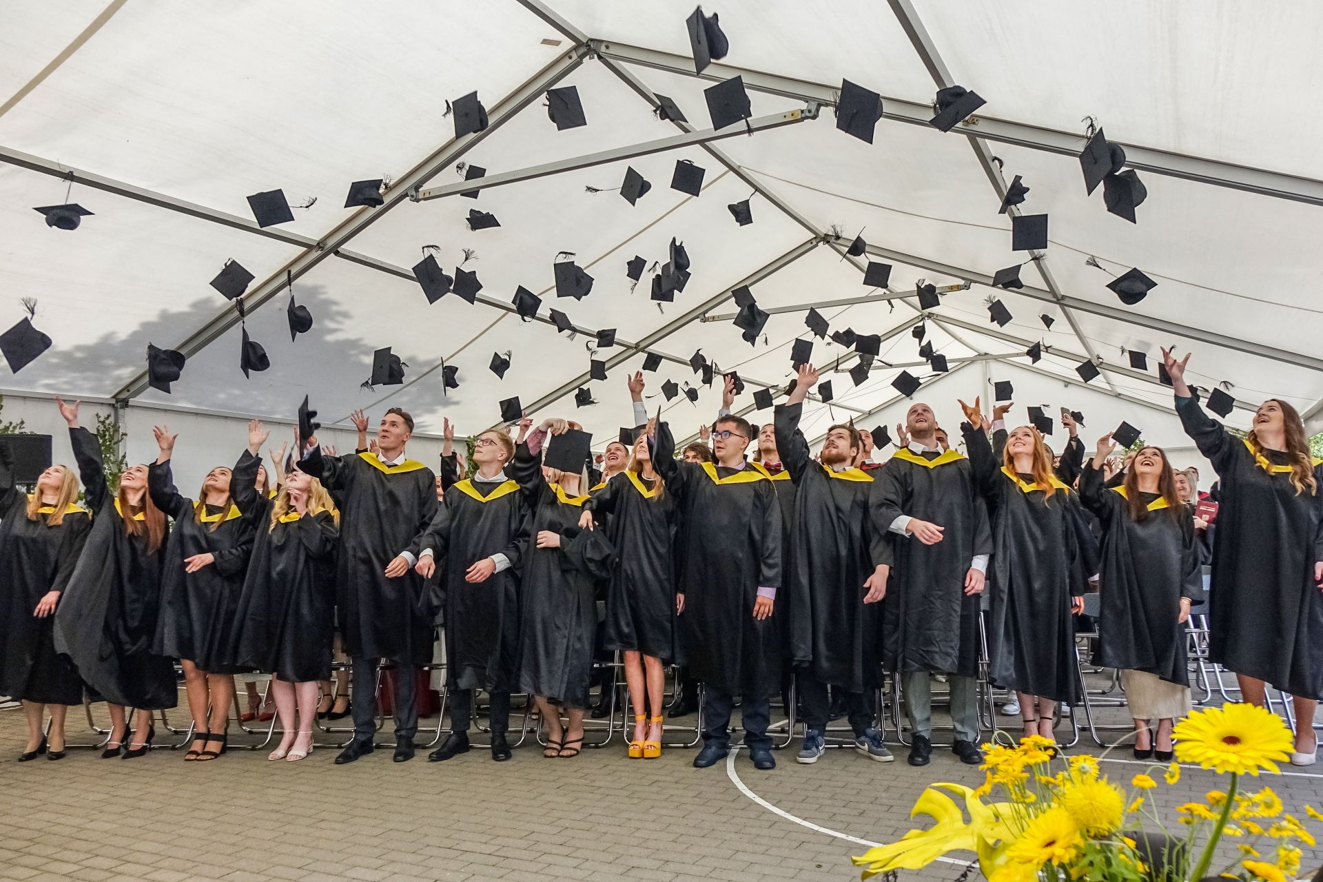Ventspils Augstskolā notikusi svinīgā izlaiduma ceremonija
