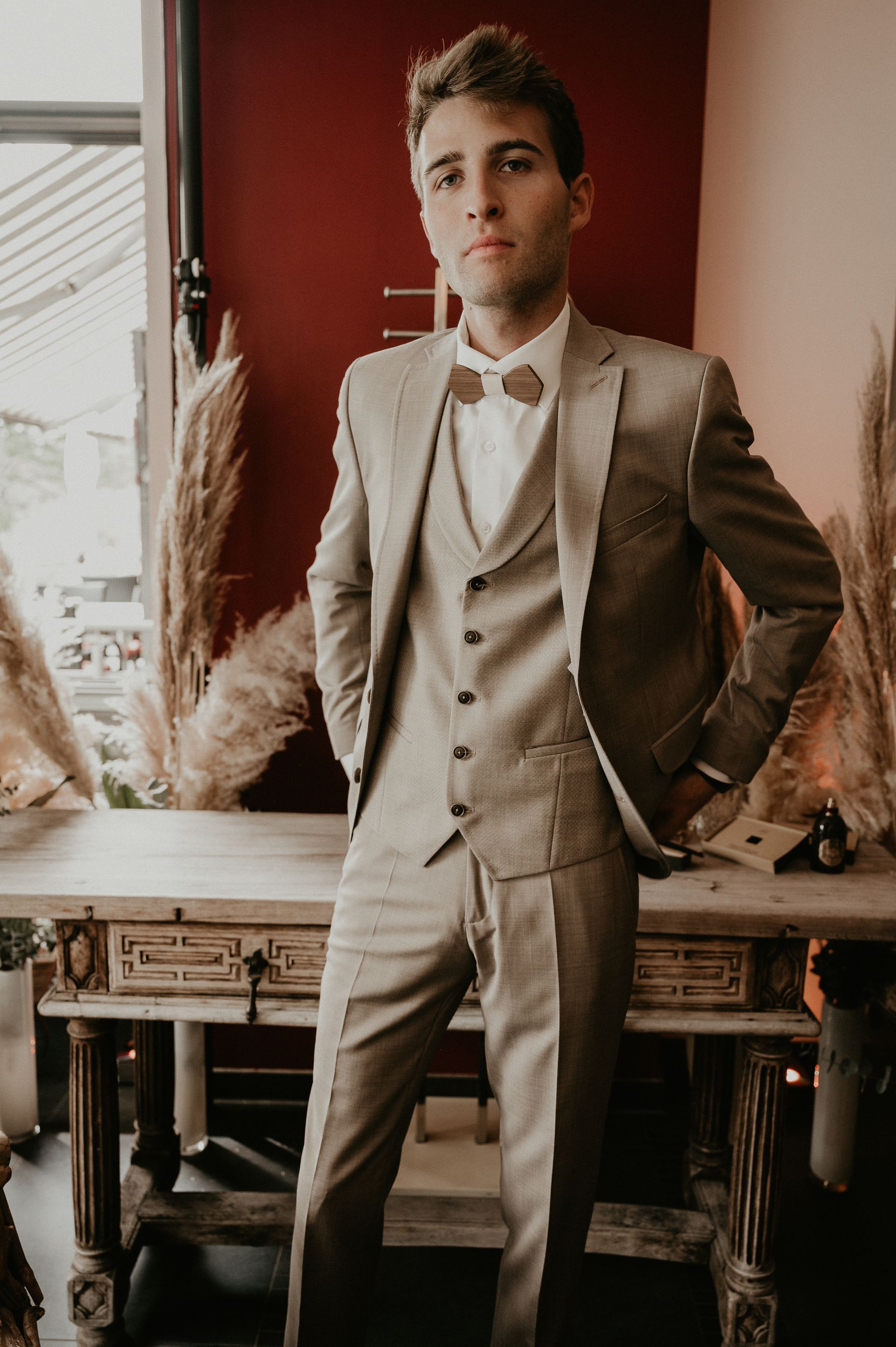 Anzug für den Bräutigam: Stilvolle Trends für das Jahr 2024