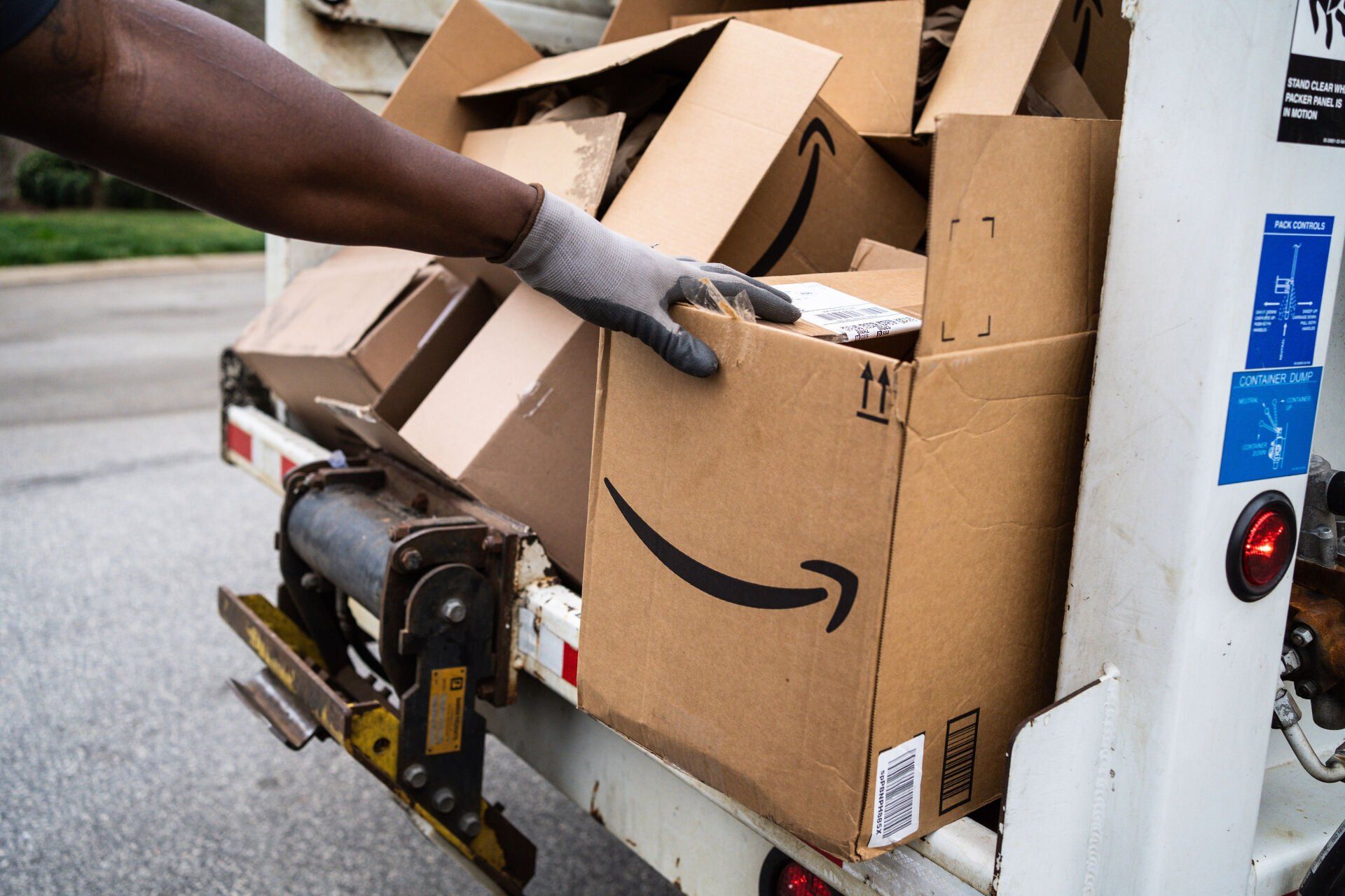 Blog: Breaking Down Your Cardboard Boxes for Recycling Efficiency