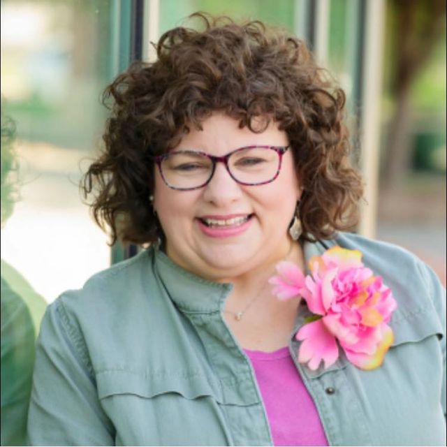 Amanda Treadwell's Instagram, Twitter & Facebook on IDCrawl