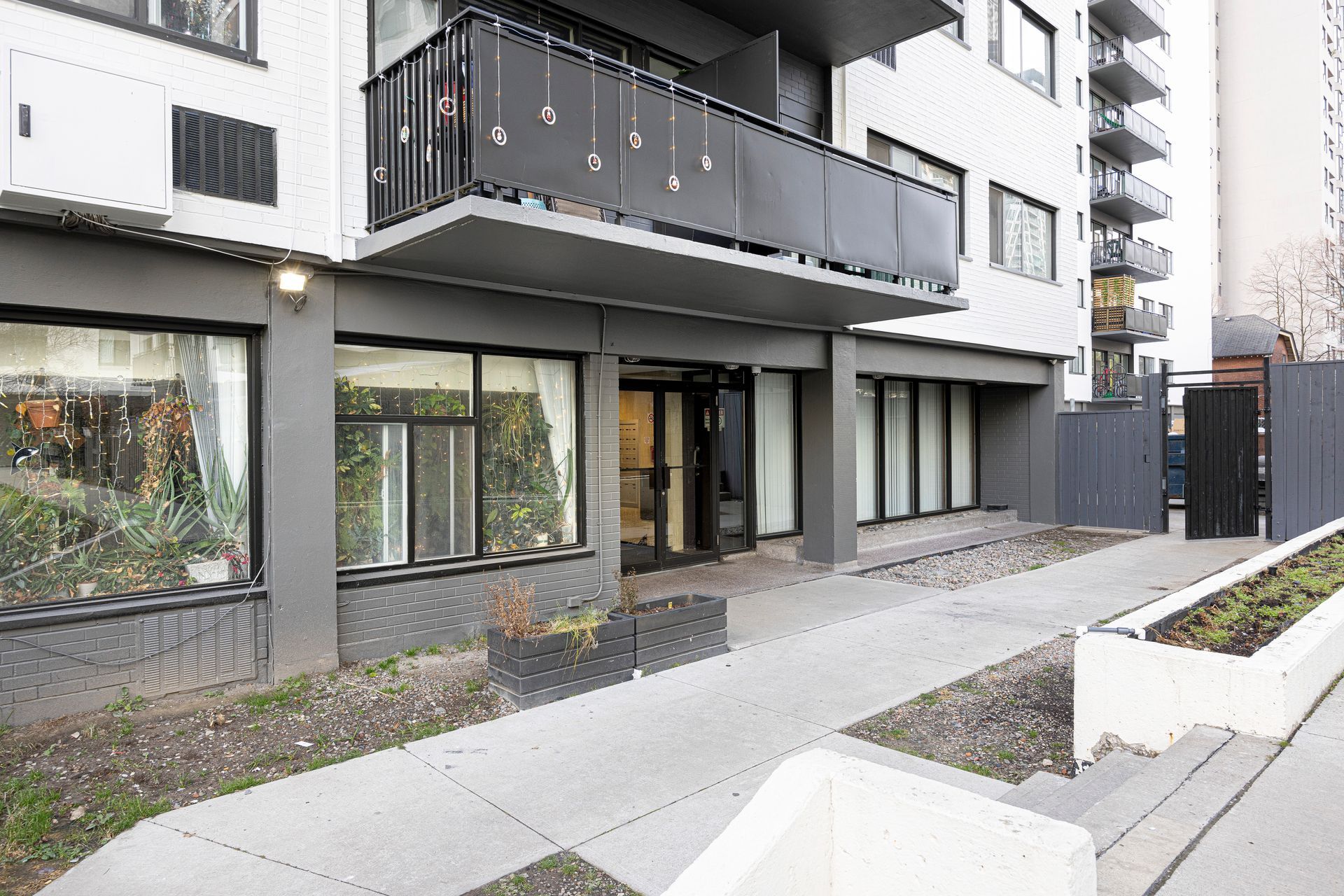 Suites Availability at 100 Gloucester Street, Toronto