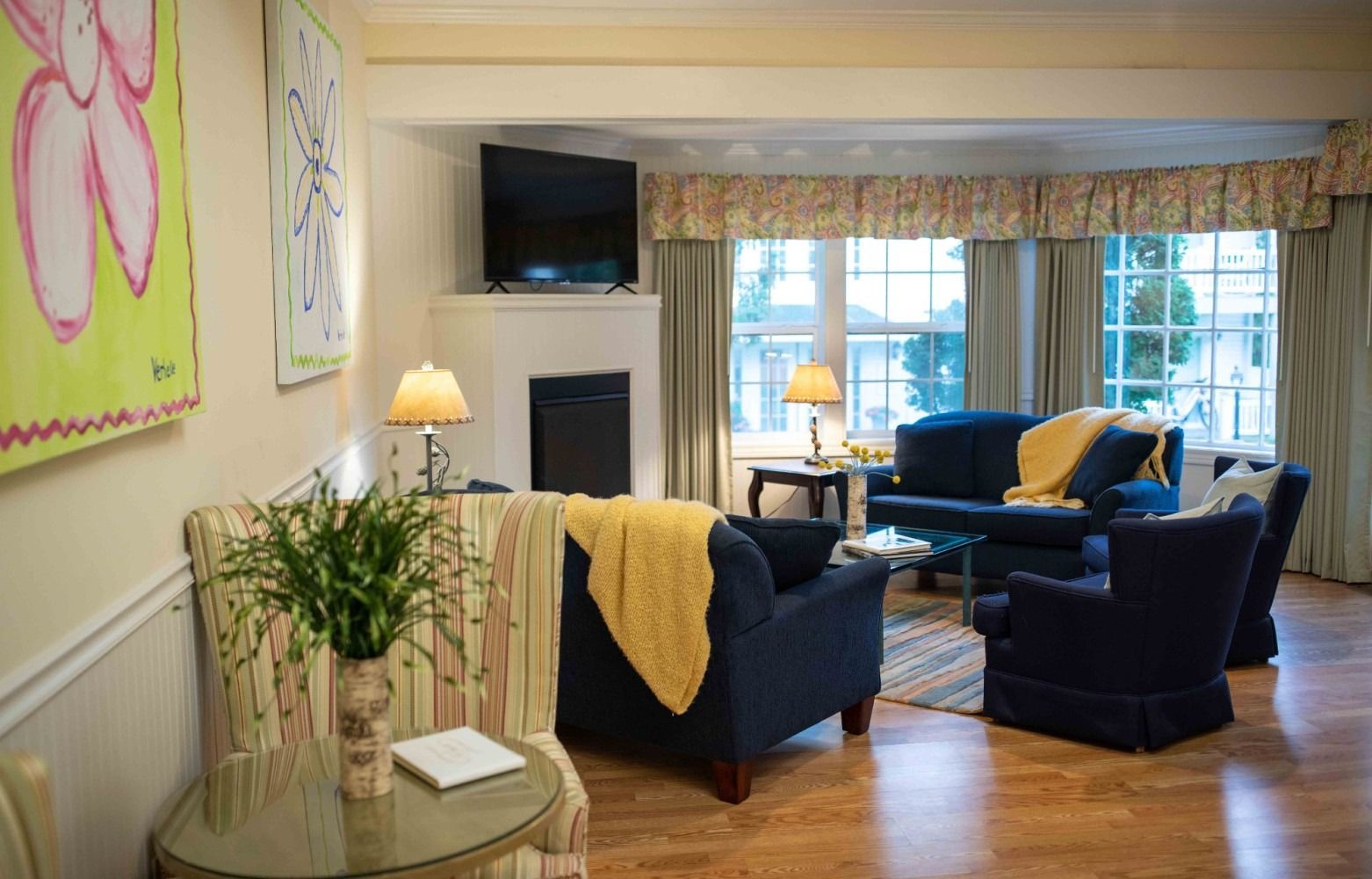 Colonial Inn - Harbor Springs MI