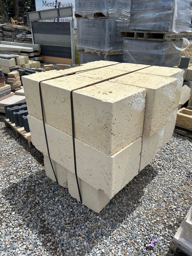 Lime Stone Block Homes How To Build A Stacked And Mortared Limestone