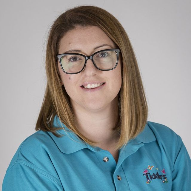 Rebecca Hollingshead's Instagram, Twitter & Facebook on IDCrawl