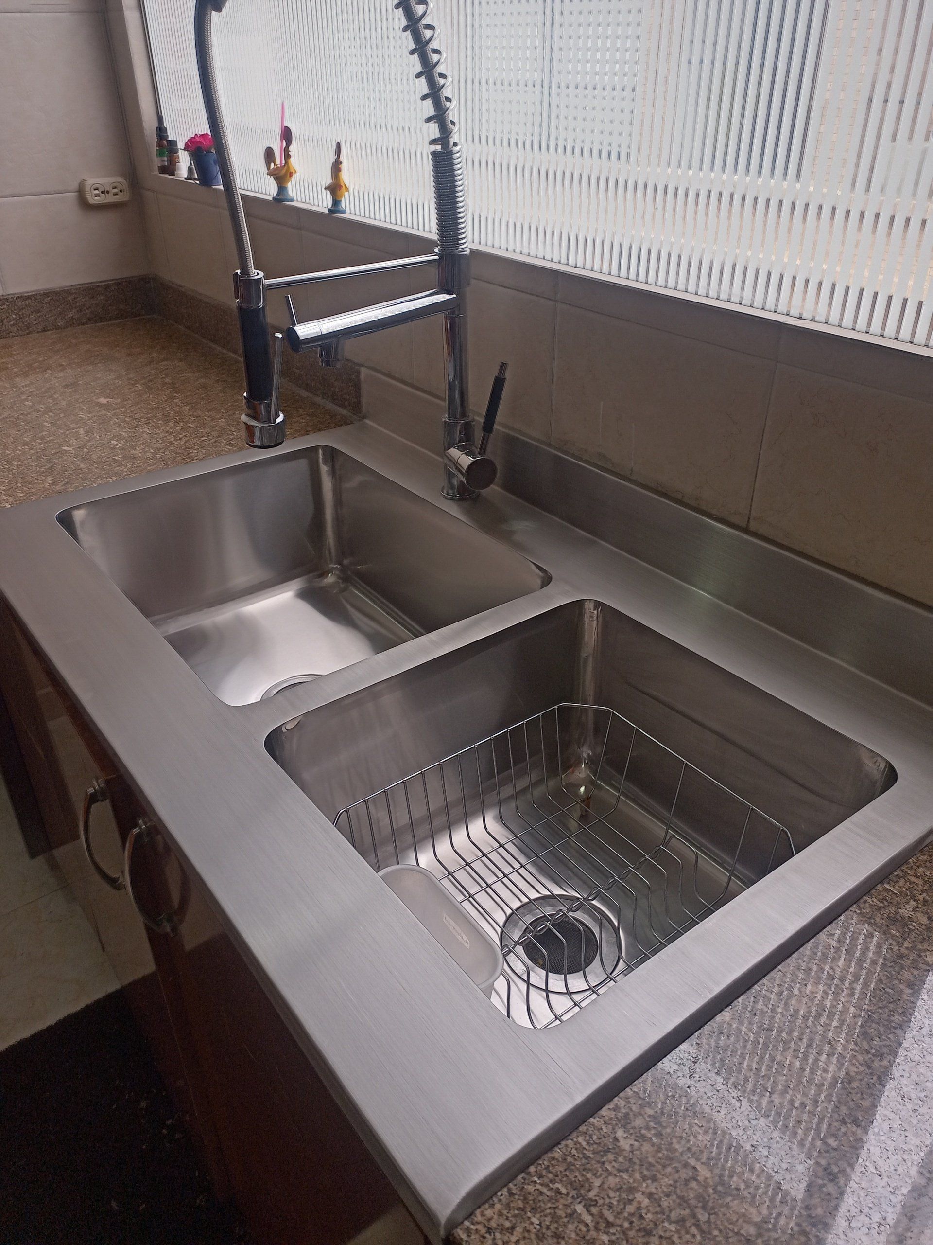 Mesones en acero inoxidable, lavaplatos en acero