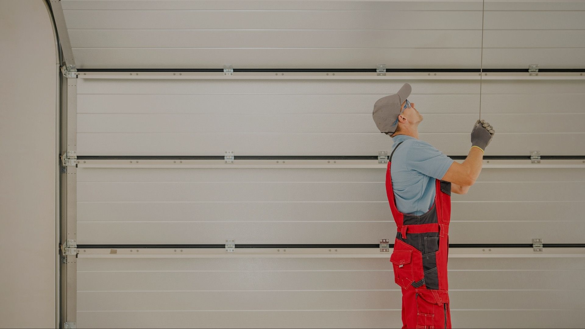 Understanding the Different Types of Professional Garage Door Repairs