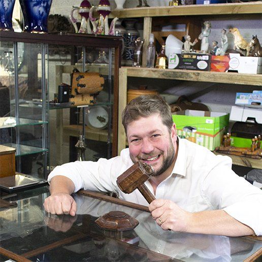 The Yorkshire Auctioneer | Antique Broker | Yorkshire and Nationwide