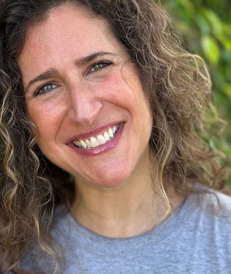 Julie Charlestein - How to Lead Your Family Business - About