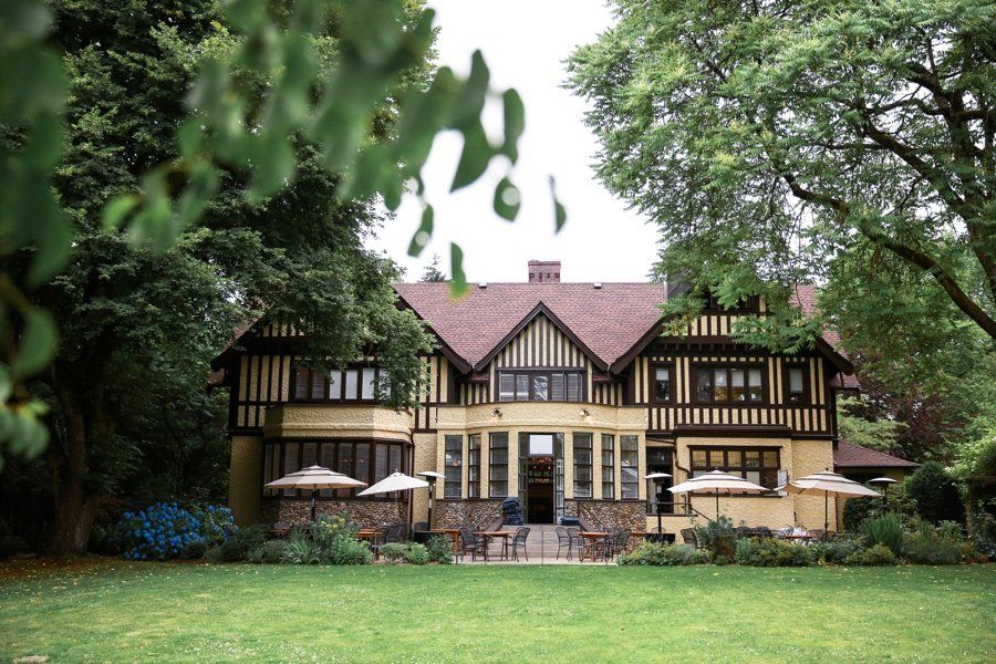 Hart House Restaurant 604-298-4278