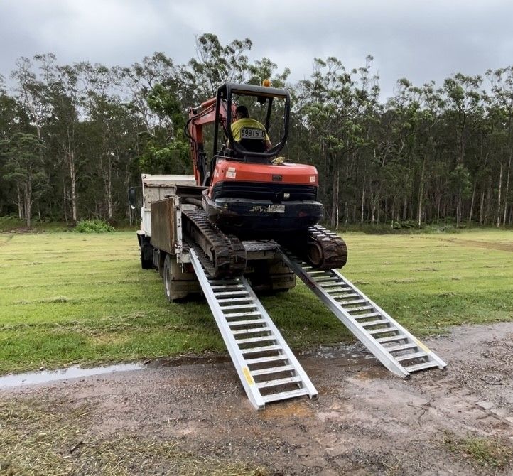 Buy quality excavator ramps | Whipps ramps