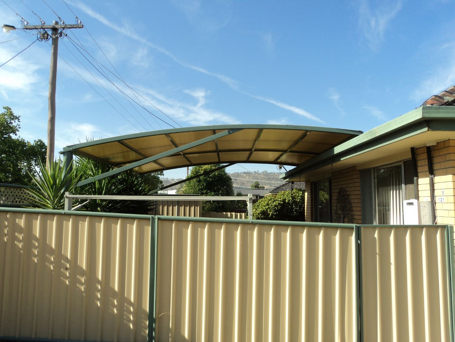 Cantilever Shade Structure in Albury | The Gazebo & Shade Centre
