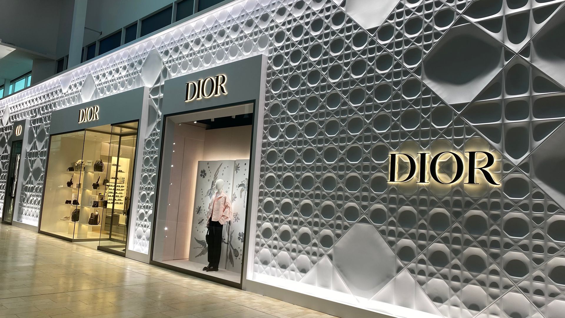 Lab & Clean Room Millwork Installation Across Canada | Einbau