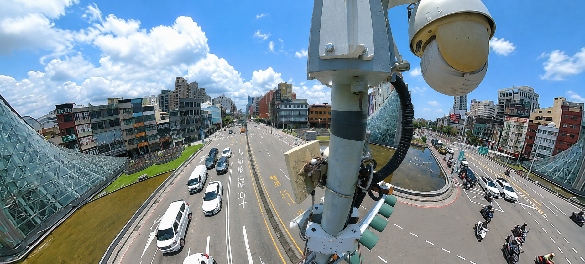 Traffic Monitoring : 360° Cameras for Map-Based City Awareness