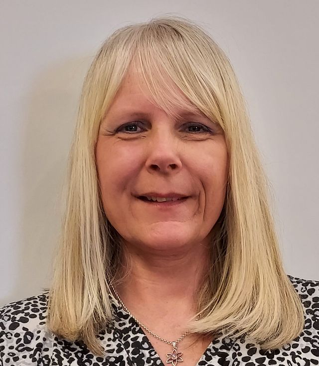 Vicki Main's Instagram, Twitter & Facebook on IDCrawl