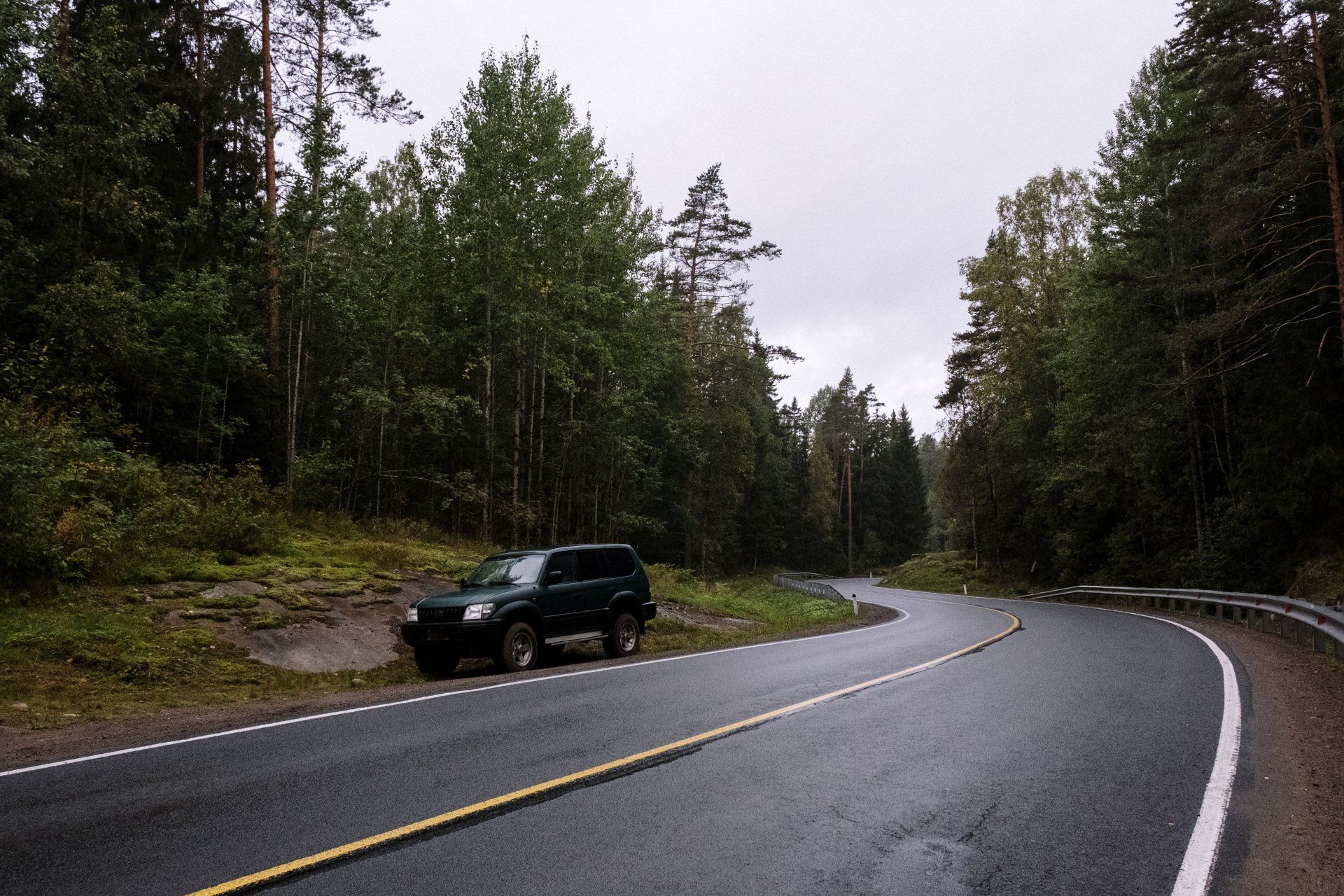 What to Do If You're Stranded on the Road